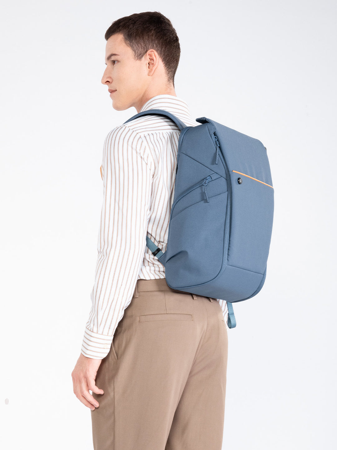 Urban Daypack: Sleek Commuter Backpack
