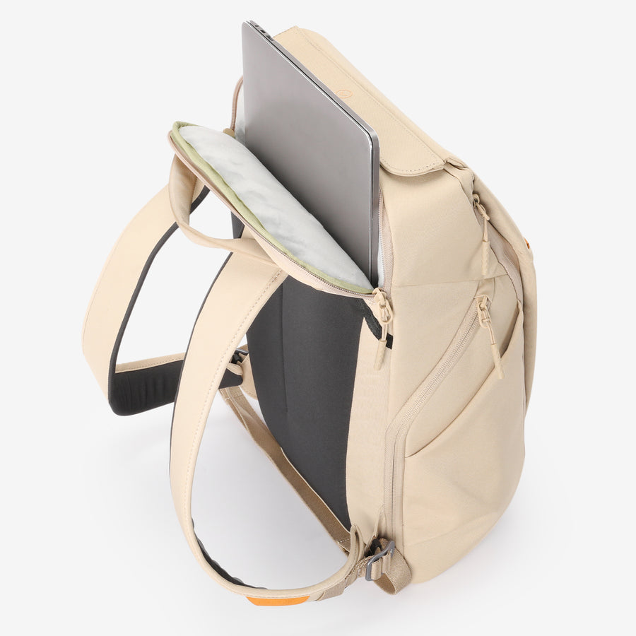 Urban Daypack: Sleek Commuter Backpack